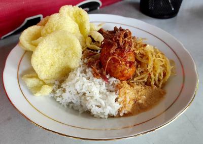 Resep Nasi Uduk Tradisional Betawi Lengkap dengan Sambal dan Lauknya ...